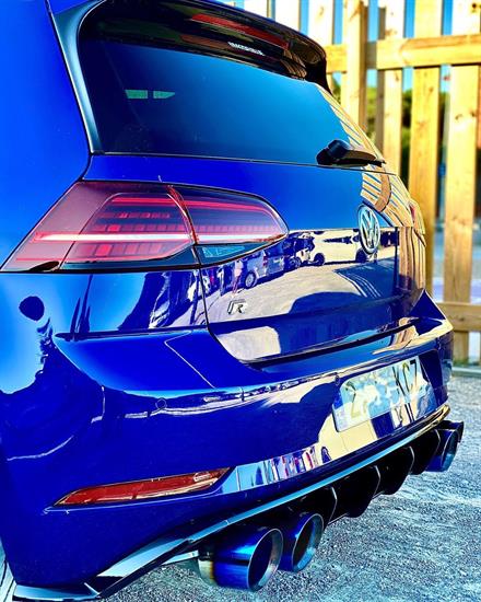 Terminale scarico auto sportivo rotondo titanium look